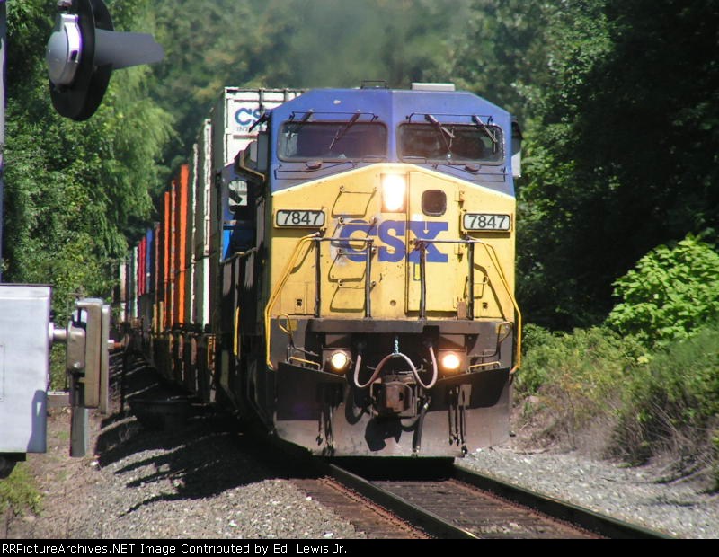 CSX 7847 JUST PULLIN GOUT OF CP25 IN ORANGEBURG NY